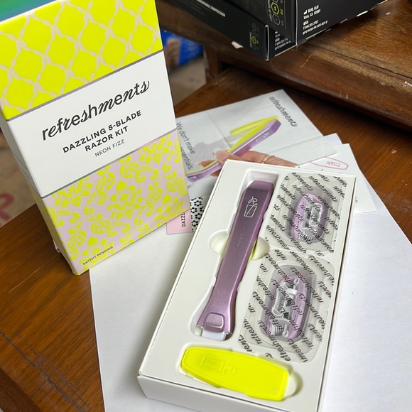 refreshments | Bath & Body | Nib Refreshments Dazzling 5blade Razor ...